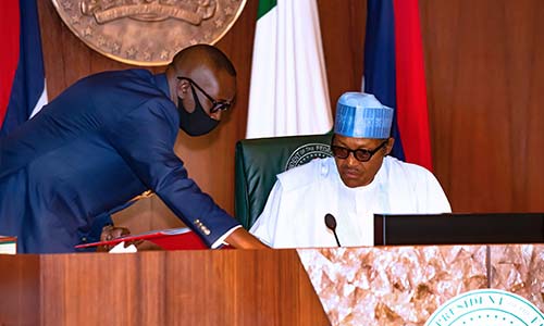 Your Best Not Good Enough, Buhari Tells Service Chiefs - TheNigeriaLawyer